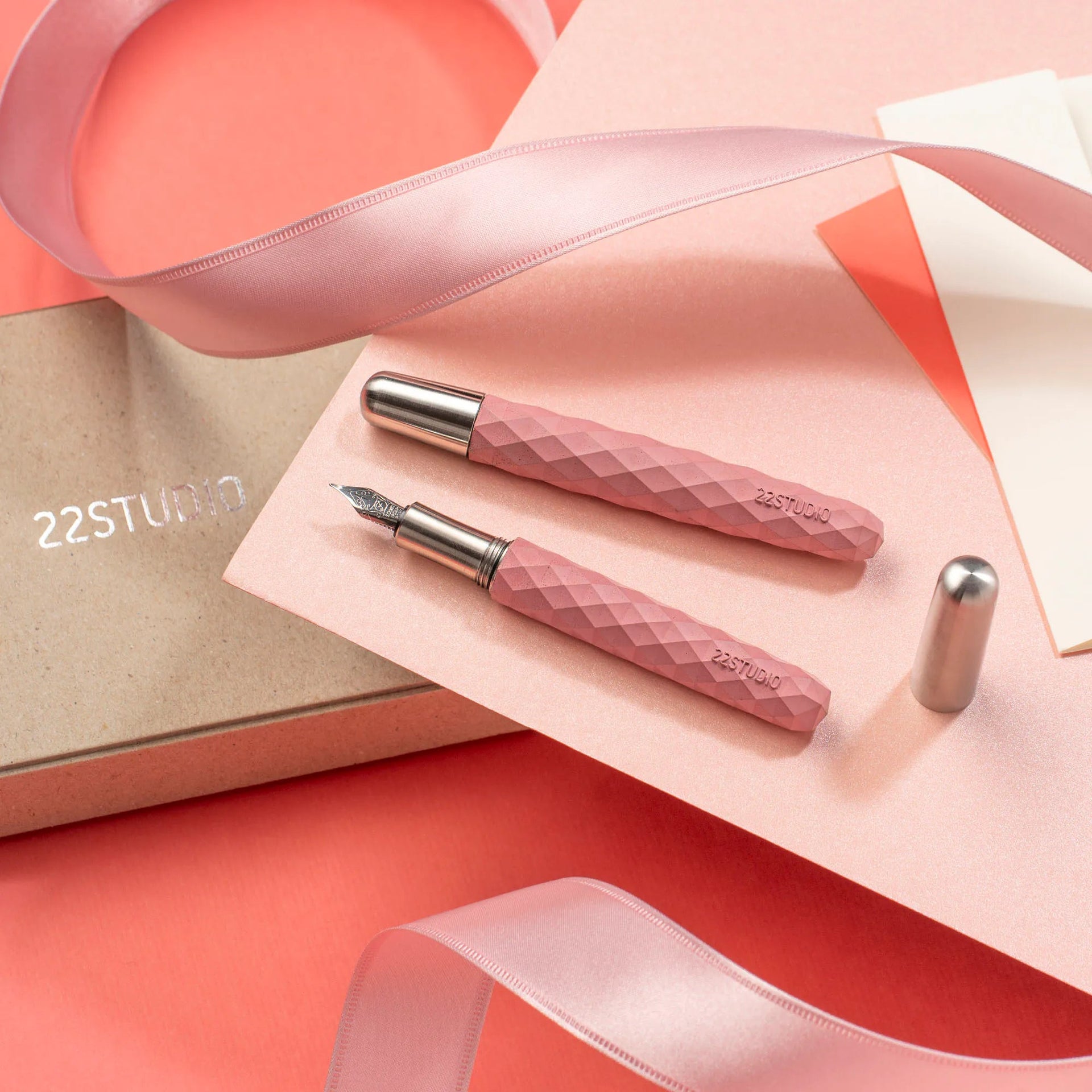 22STUDIO - Polygon Fountain Pen (Blossom Pink) - KOHEZI